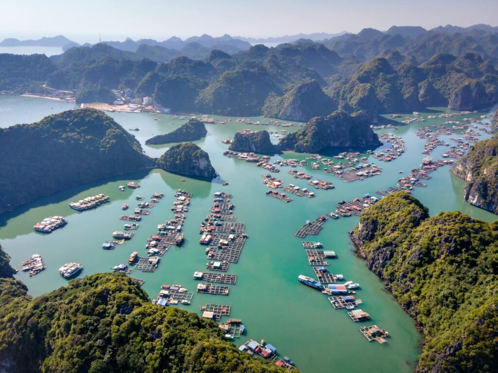 Ha Long Bay Vietnam | UNESCO World Heritage | Natural Wonder & Scenic ...